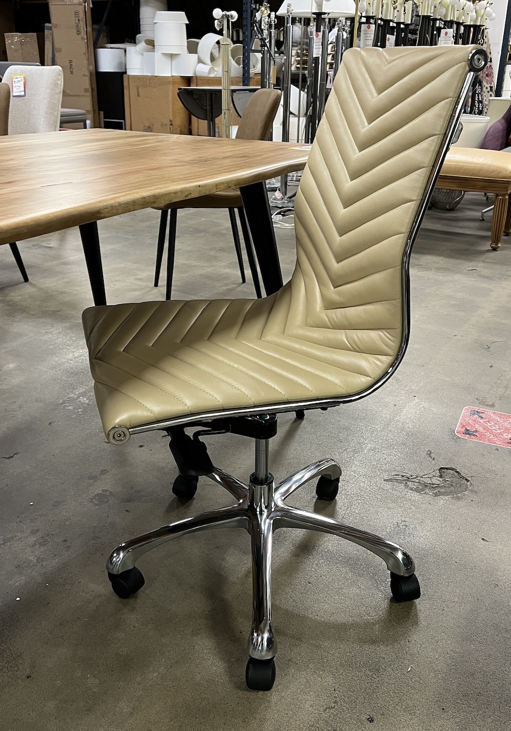 Hotel Surplus: Armless Task Chair (Tan Chevron) - B-Stock